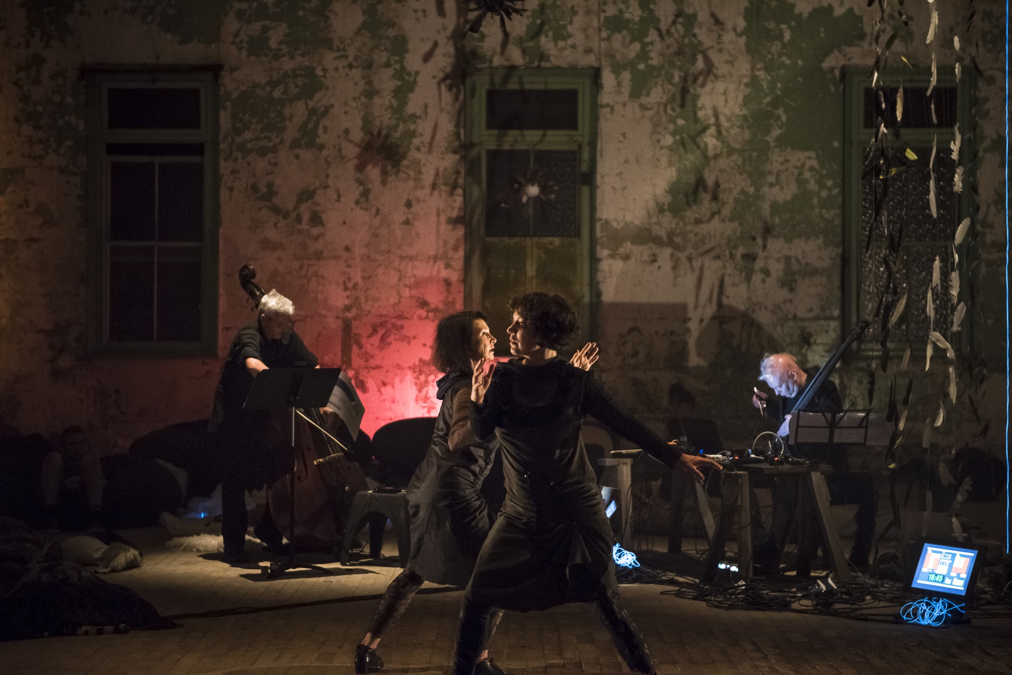 Quake - Hellen Sky & Myriam Gourfink with Mark Cauvin & Kasper T. Toeplitz